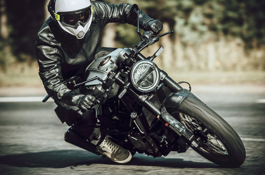 Top 5 Best Riding Jackets from Street & Steel | MotorbikeGears