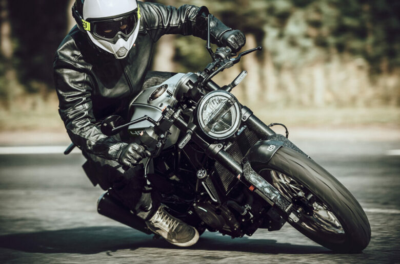 Top 5 Best Riding Jackets from Street & Steel | MotorbikeGears